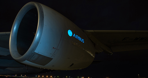 Aircelle flight-tests nacelle with an electro-luminescent display ...
