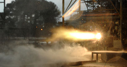 NASA Tests Powerful 3D-Printed Rocket Engine - Aerospace Manufacturing ...